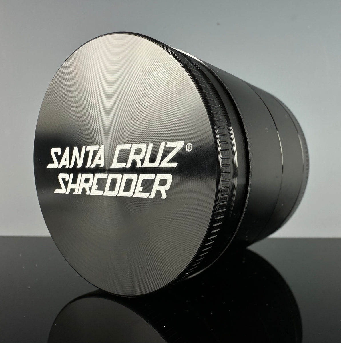 Medium 4-Piece Shredder by Santa Cruz Shredder – Art Dogs Glass Shop