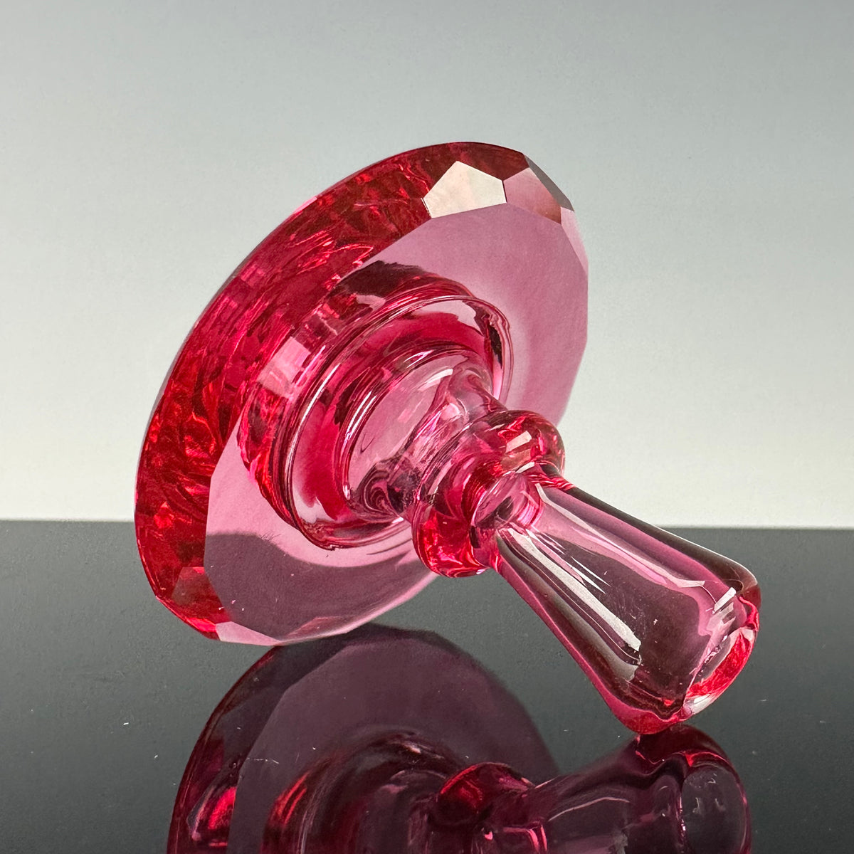 Faceted "Gold Ruby" Spinner Cap by Alex S. Glass – Art Dogs Glass Shop